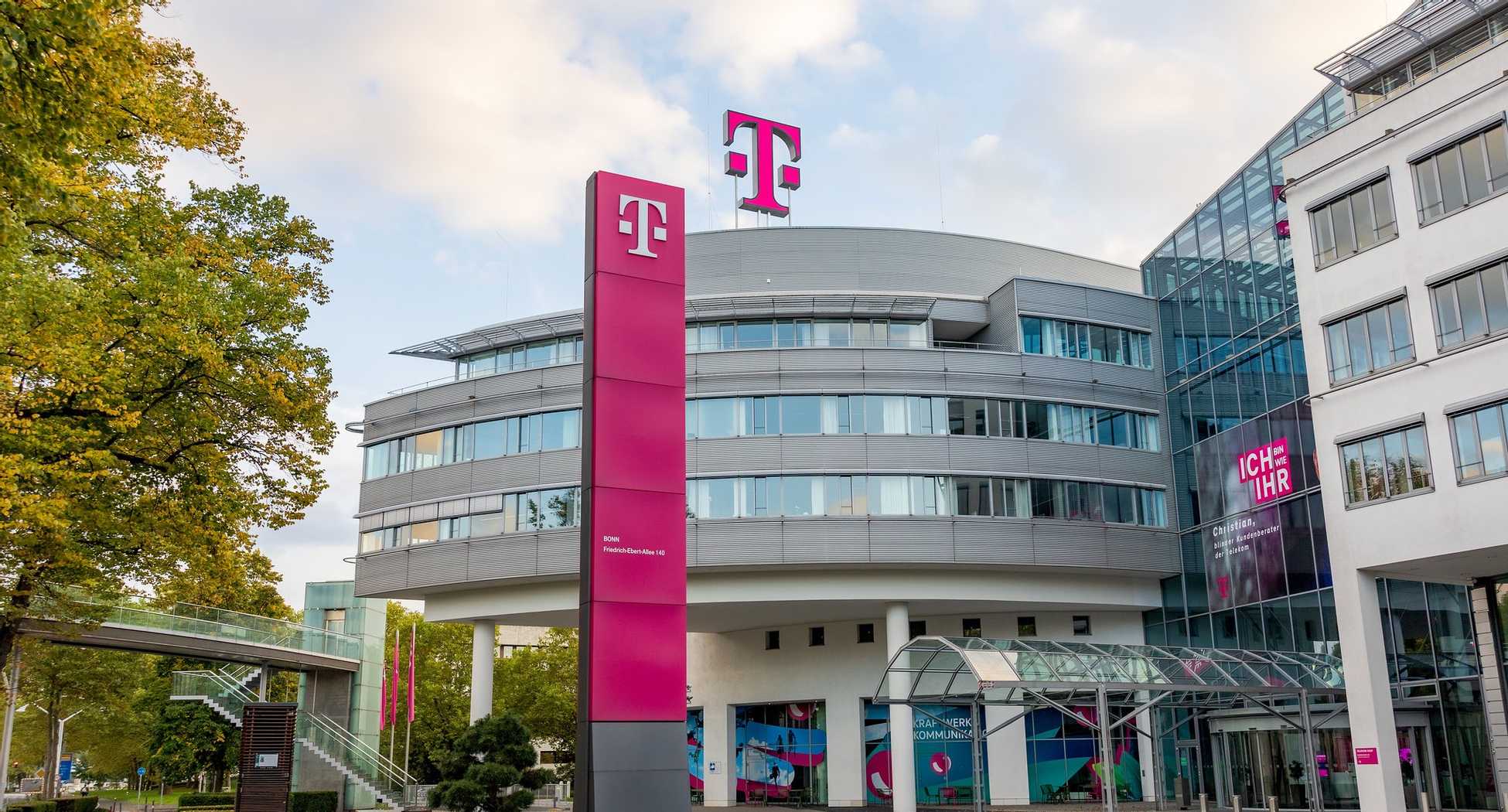 Nowy smartfon AI od Deutsche Telekom i Perplexity » Fintek.pl