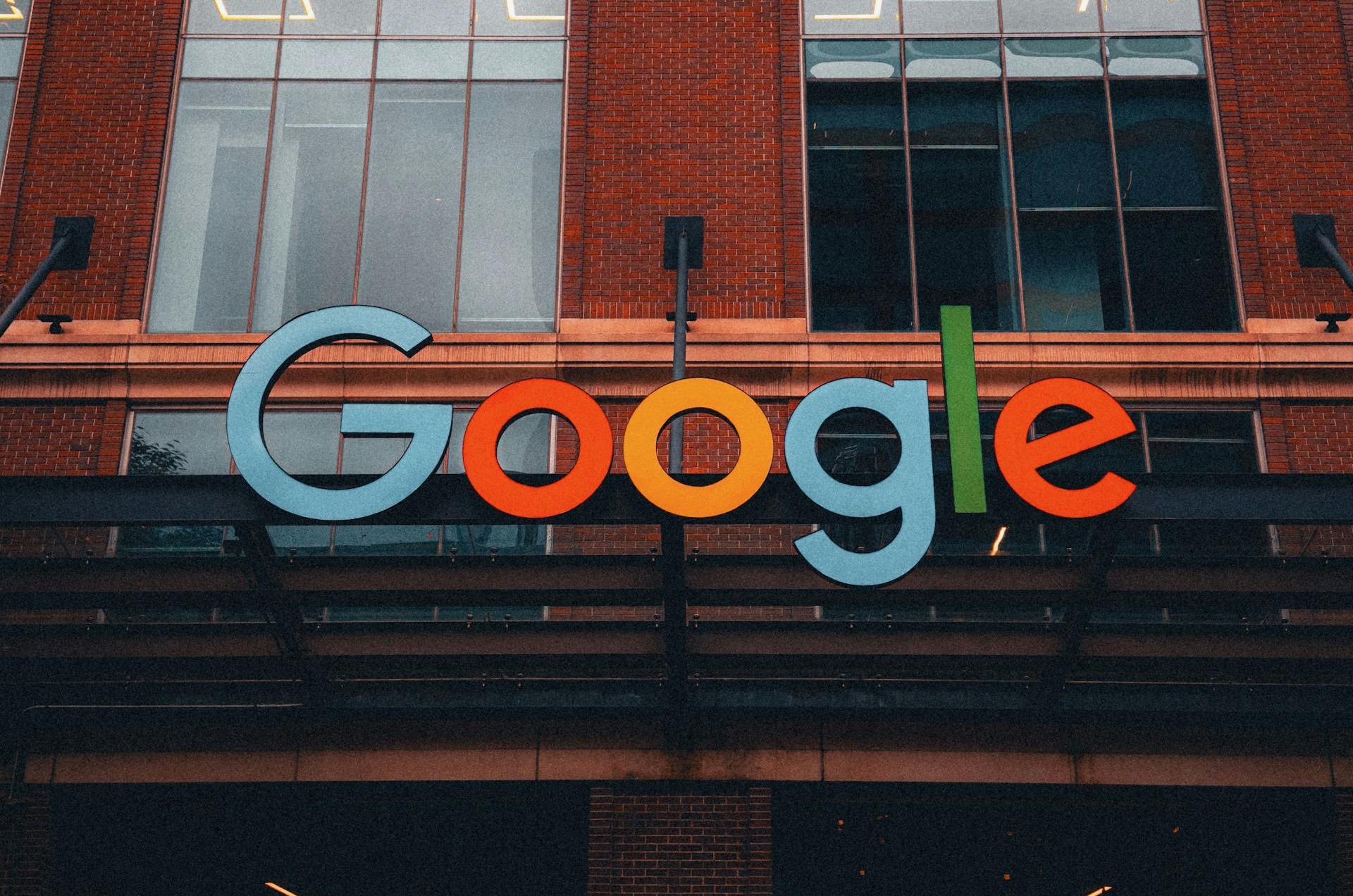 Google rozwija AI w wyszukiwarce. Funkcja Audio Overviews » Fintek.pl